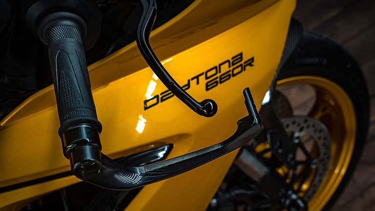 Triumph Saint-Lô > TRIUMPH DAYTONA 660 « R » | For the Ride